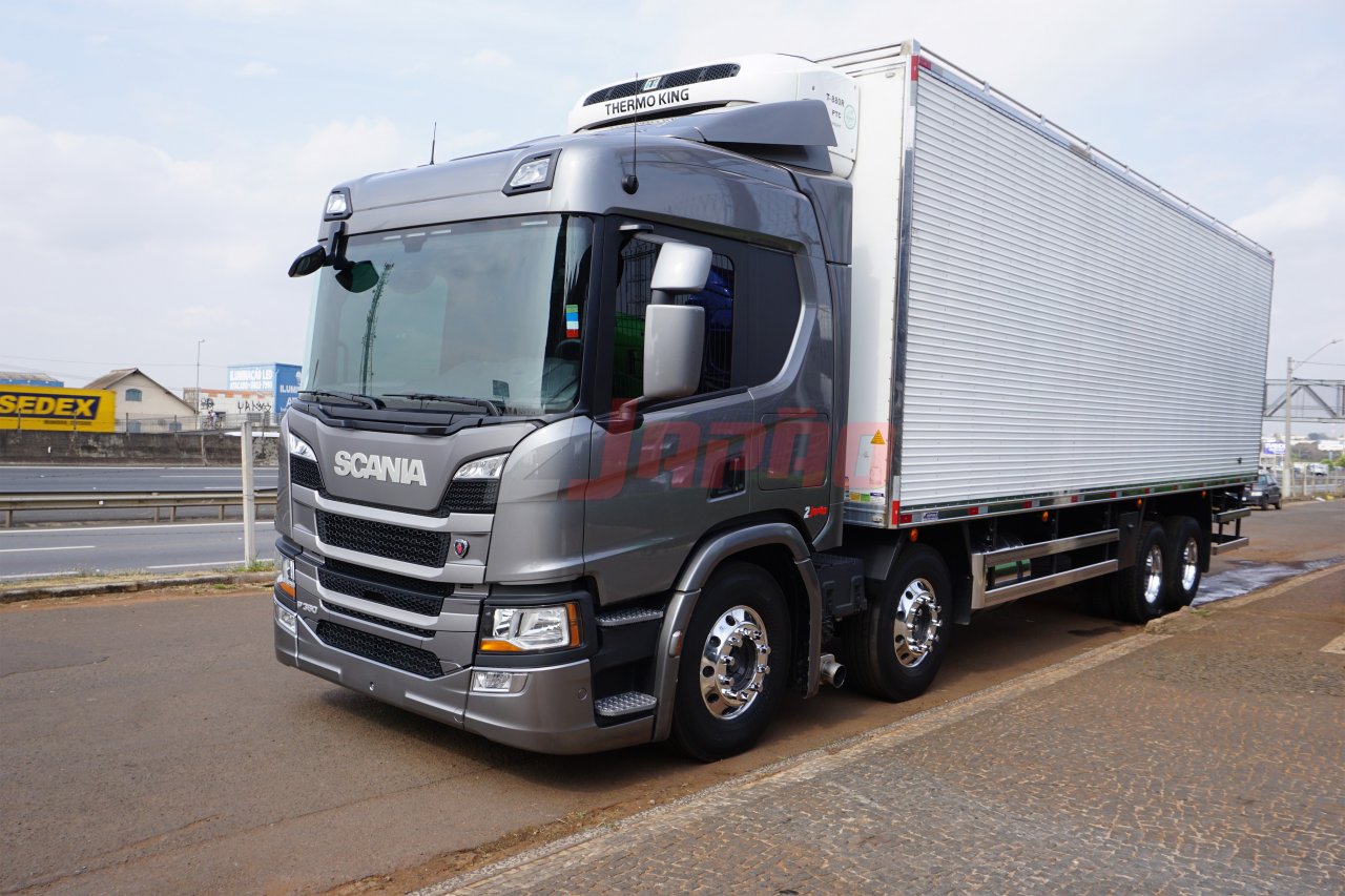 SCANIA P 360 – 2 Japão Caminhões e Carretas