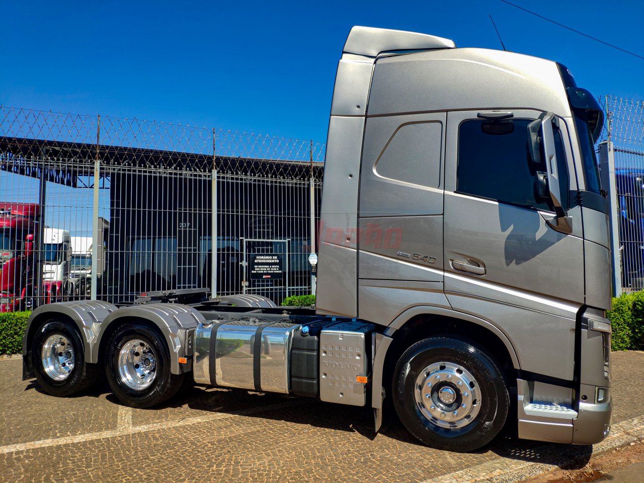 VOLVO FH 540 – 2 Japão Caminhões e Carretas