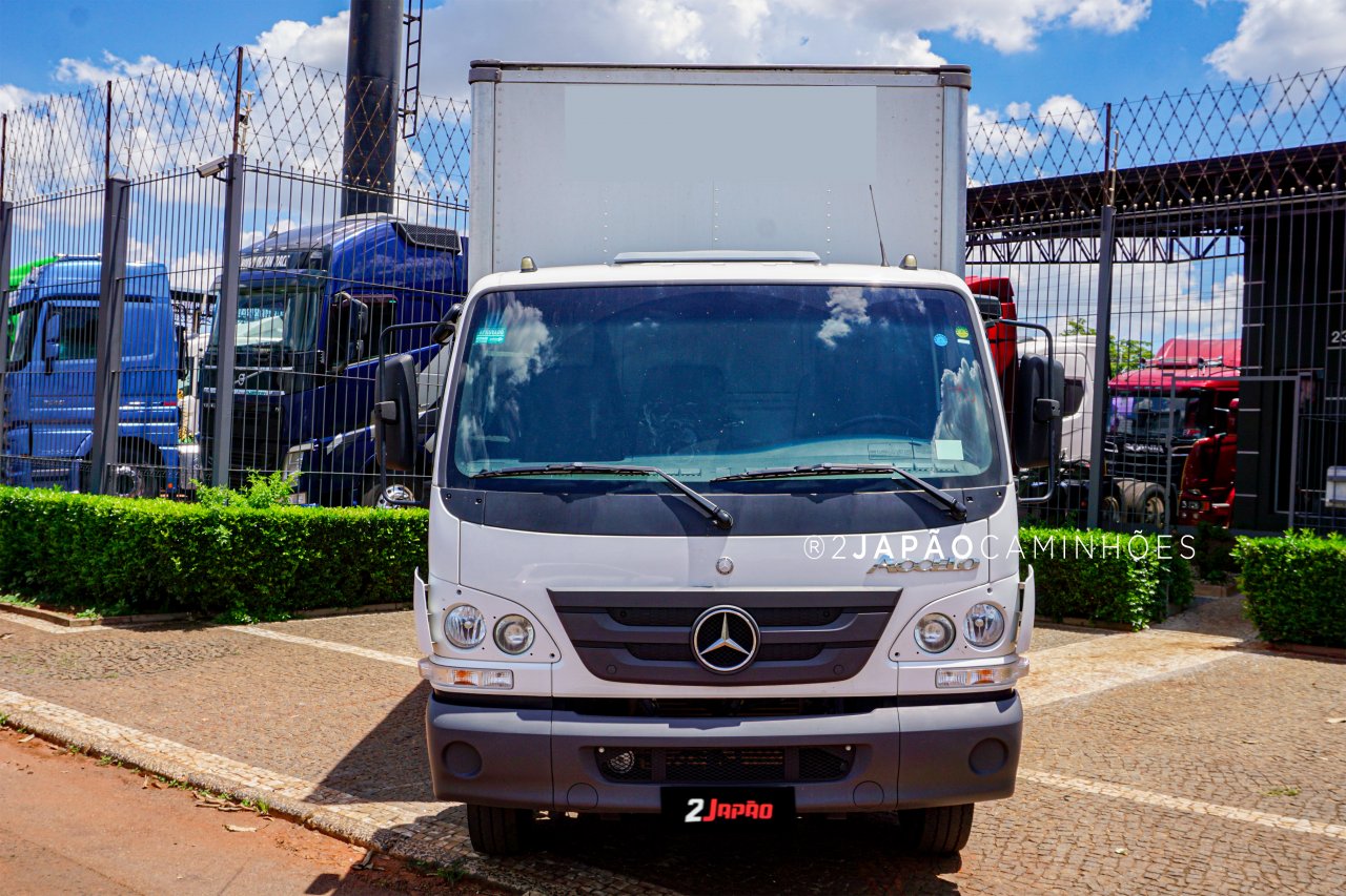 MERCEDES ACCELO 815 – 2 Japão Caminhões e Carretas