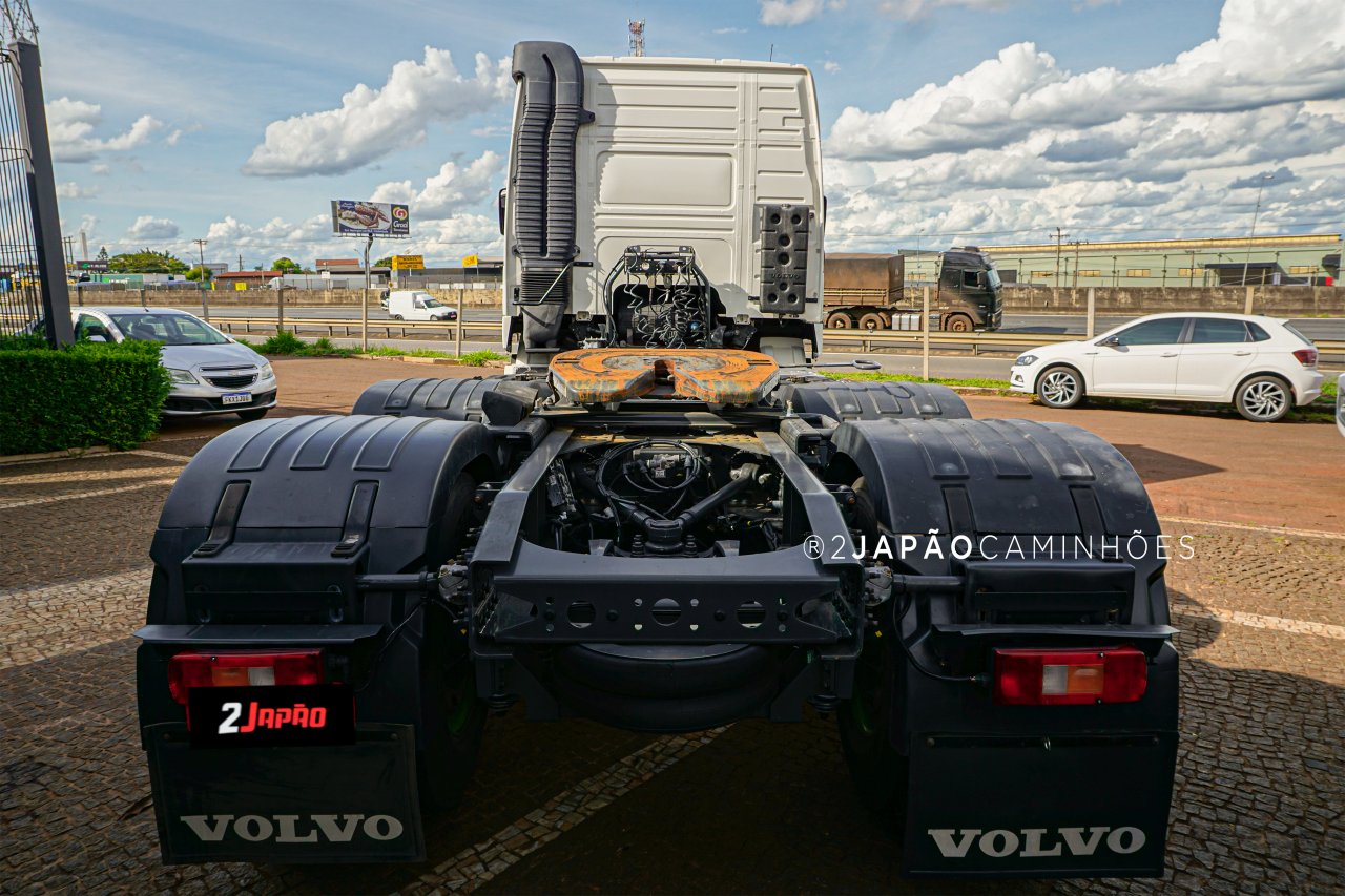 VOLVO FM 380 – 2 Japão Caminhões e Carretas