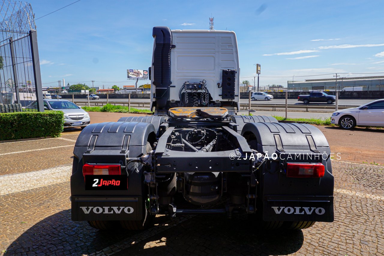 VOLVO FM 380 – 2 Japão Caminhões e Carretas