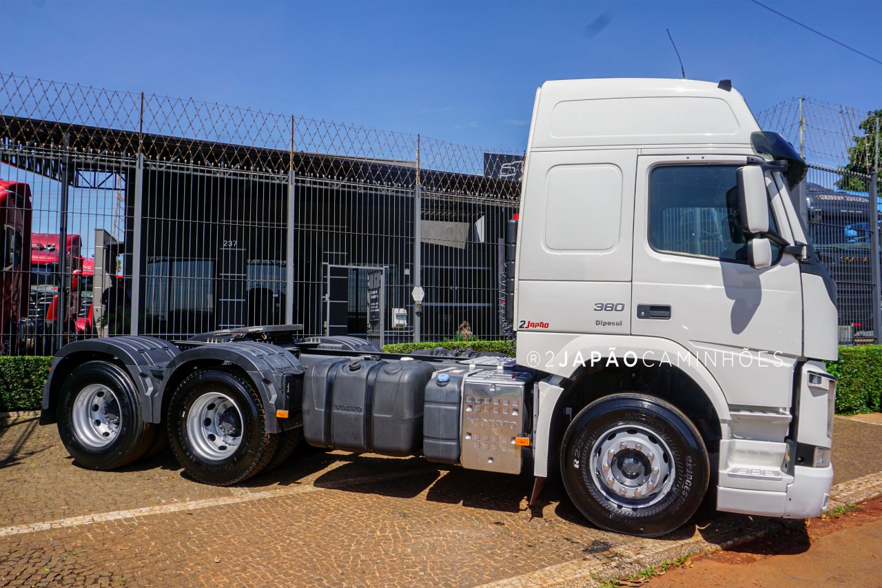 VOLVO FM 380 – 2 Japão Caminhões e Carretas