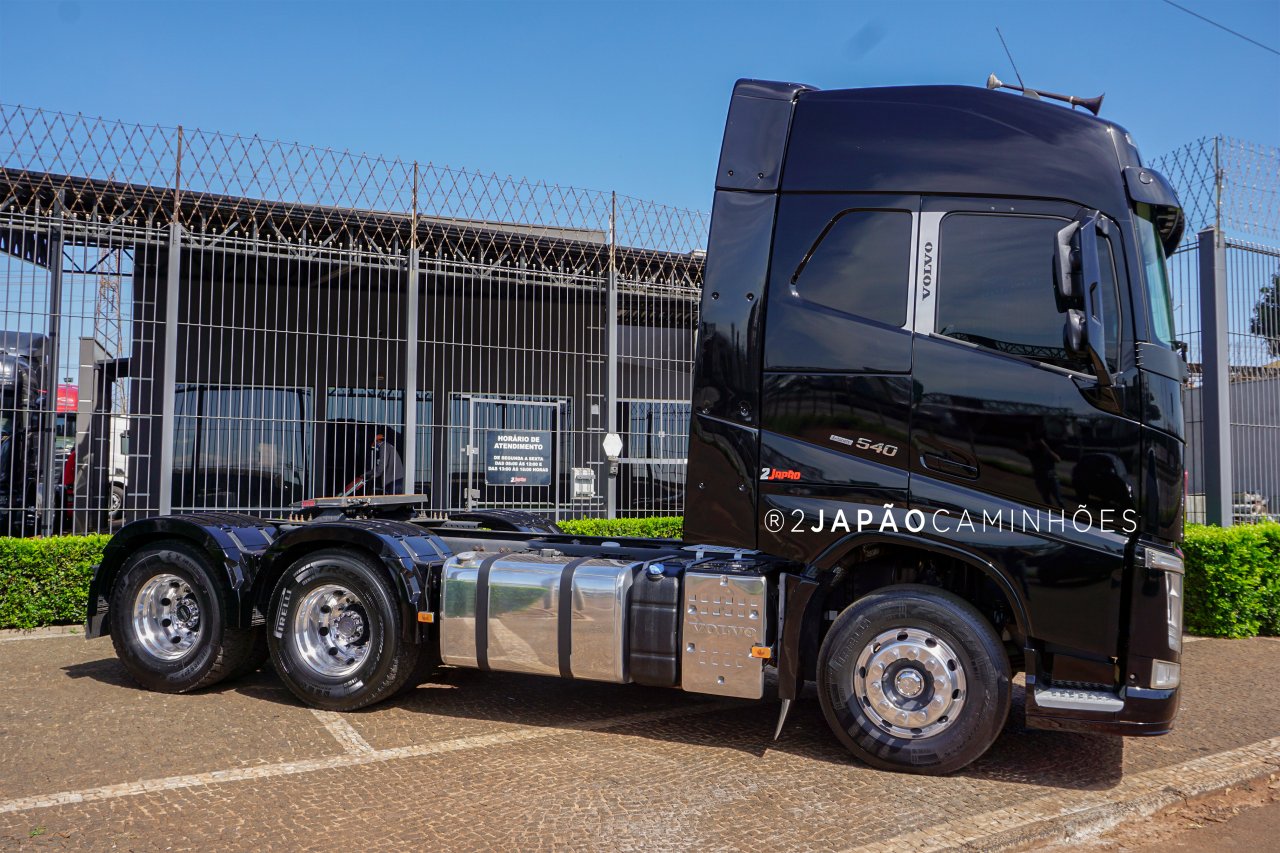 VOLVO FH 540 – 2 Japão Caminhões e Carretas