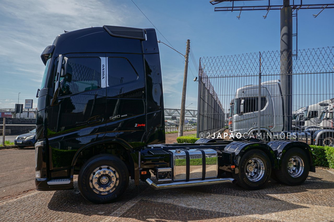 VOLVO FH 540 – 2 Japão Caminhões e Carretas