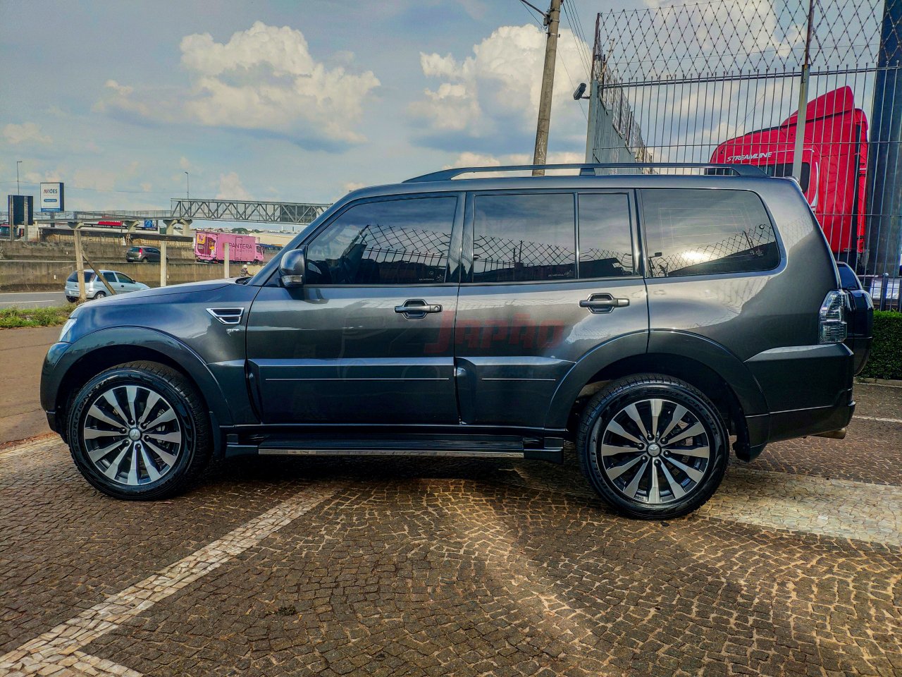 MITSUBISHI PAJERO FULL – 2 Japão Caminhões e Carretas